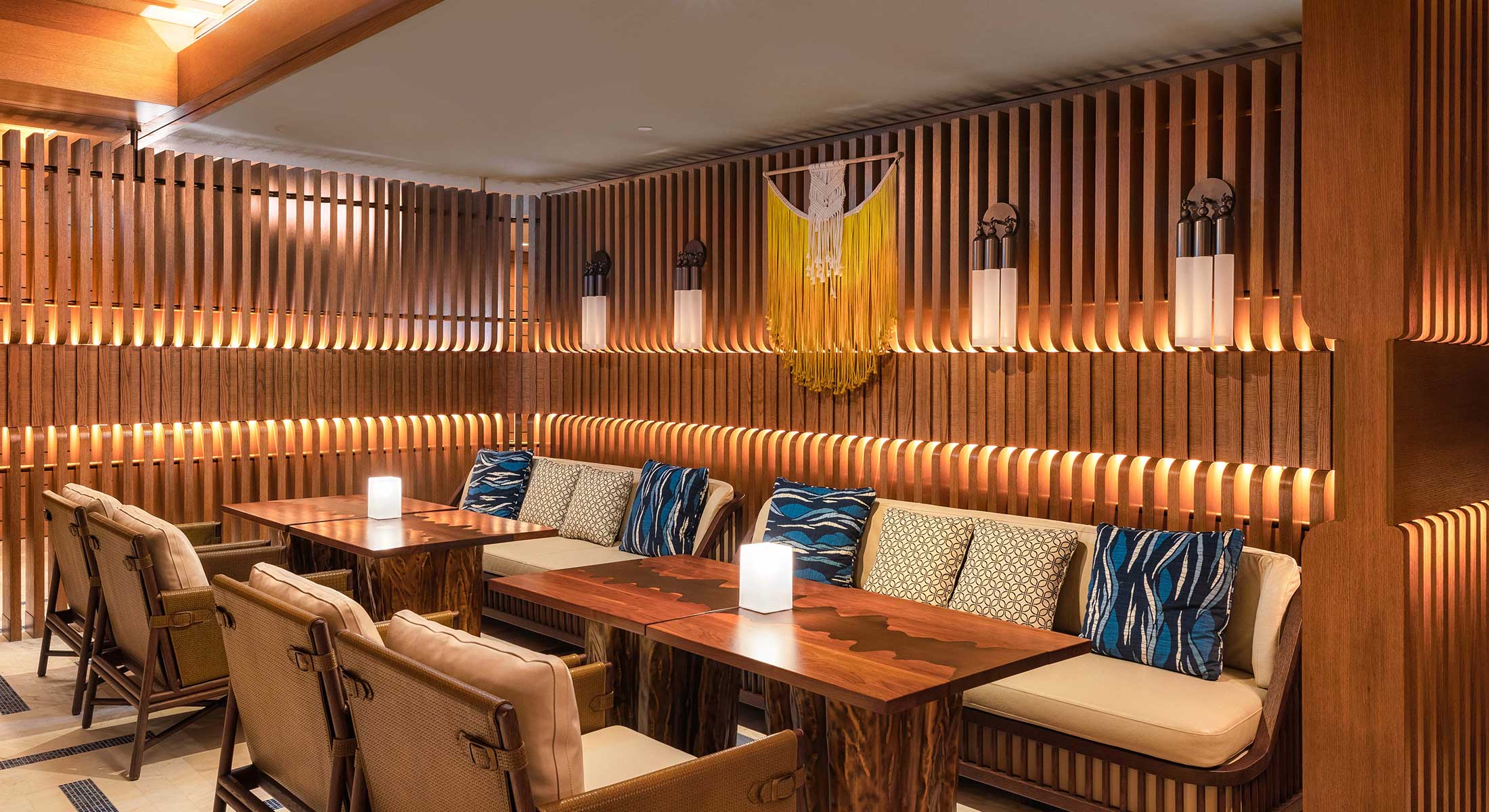 Raia Rooftop Restaurant and Lounge | Taj Exotica The Palm Dubai