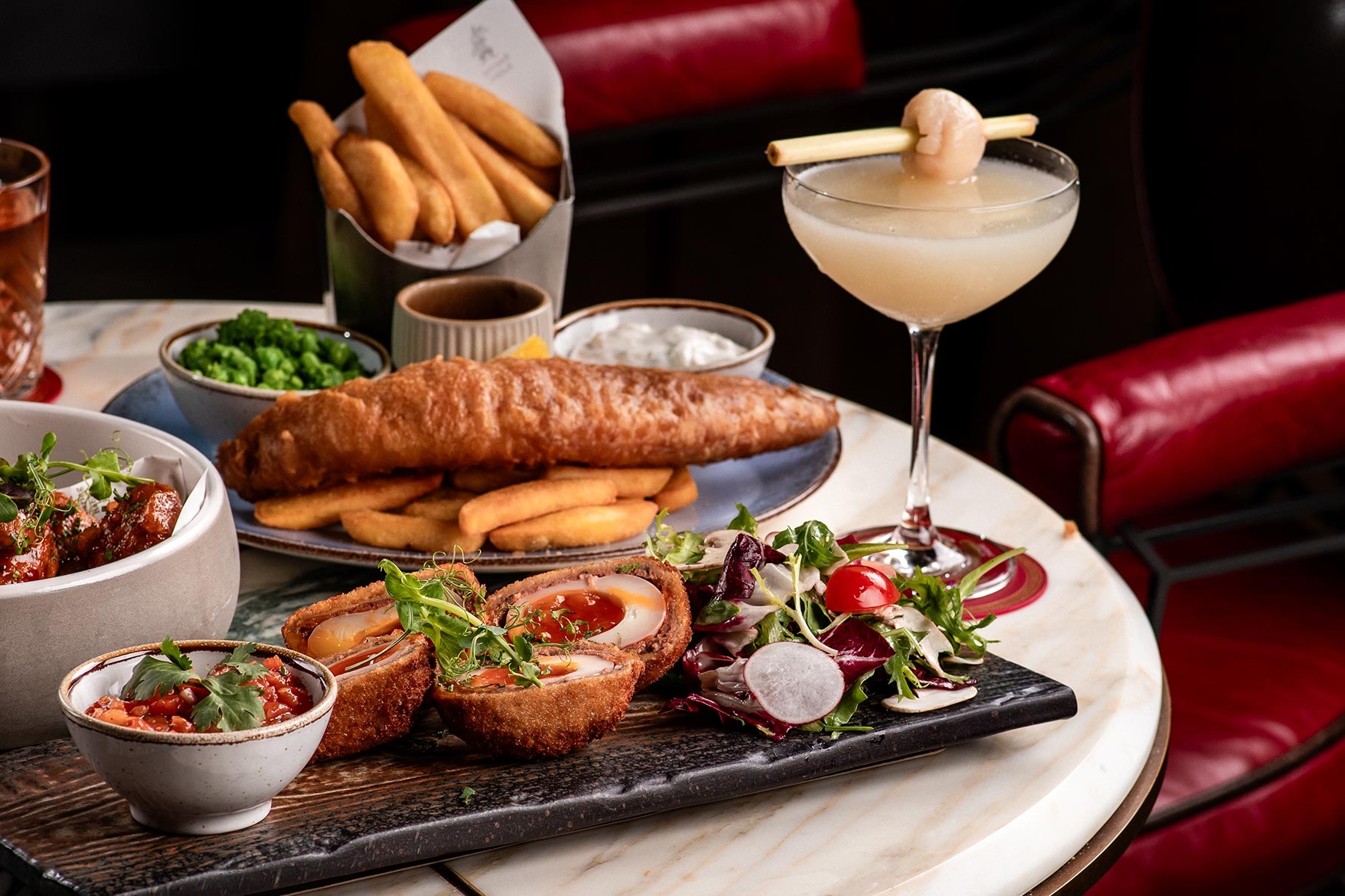 Roaring Rabbit | British Sports Bar | Taj Exotica The Palm Dubai